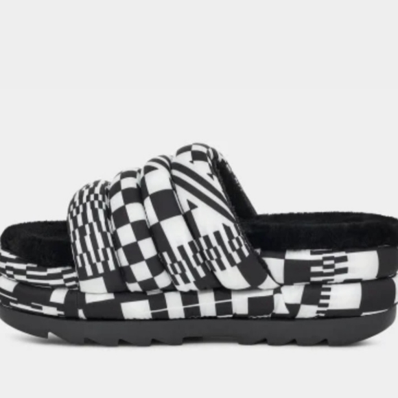 UGG | Shoes | Ugg Maxi Checks Slide Women Shoes Size6 New | Poshmark